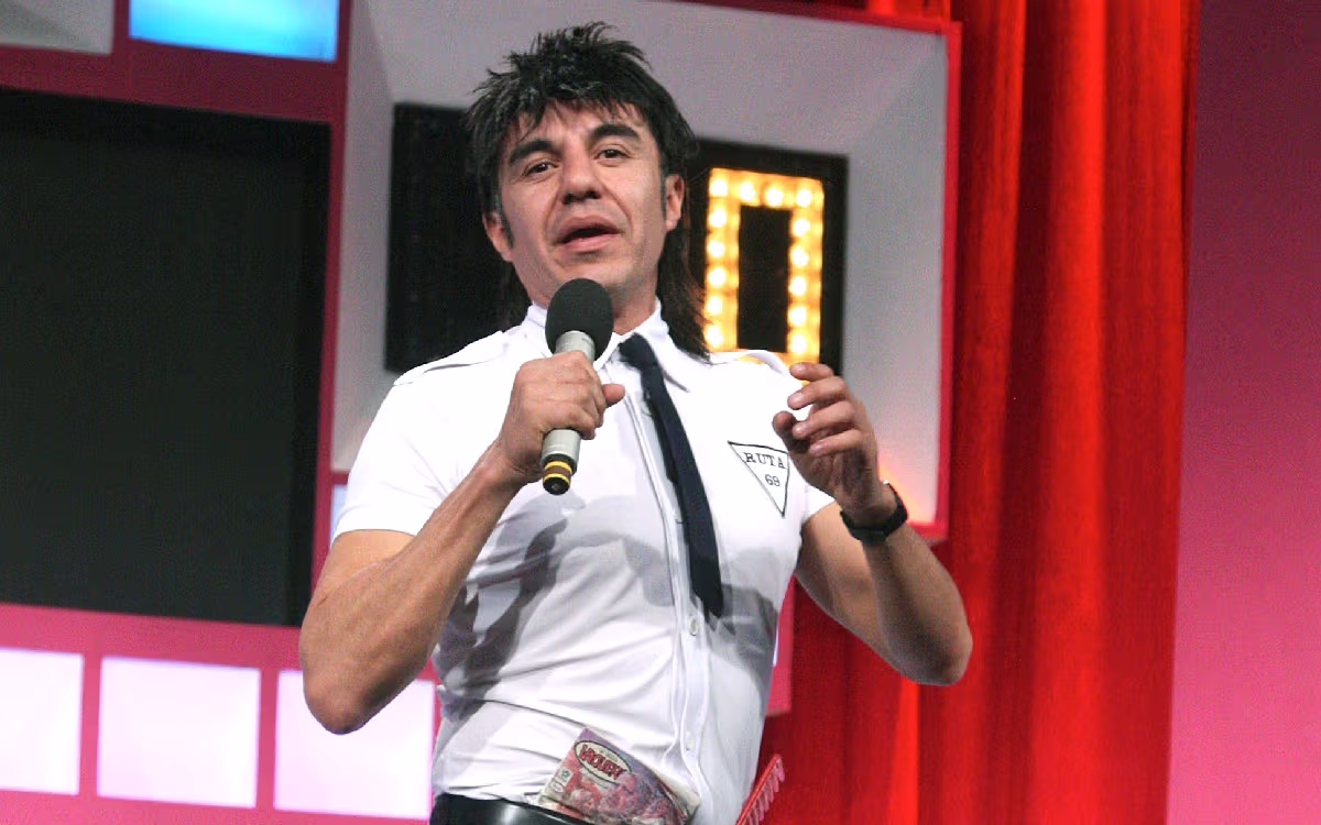 Adrián Uribe y todos los programas en donde ha salido como el Vítor ...
