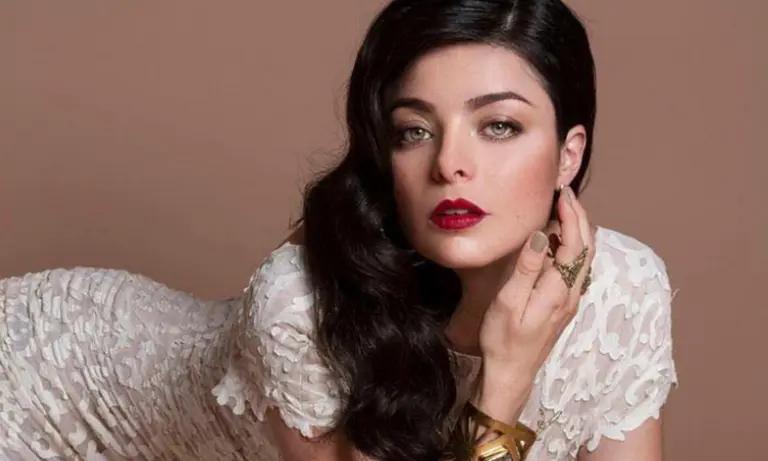 Violeta Isfel estrena obra y confiesa ser fiel visitante de La Lagunilla | Shows Personajes ...