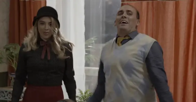 A Ricardo Margaleff se le cae la peluca de Plutarco durante escena de ...