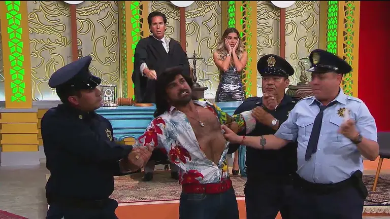 Albertano es depilado como sentencia por andar enseñando el pelo en ...