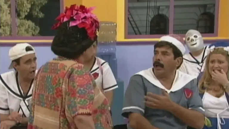 La Maestra Canuta le da un 'potasio' a Jorgito por molestar a Agapito ...